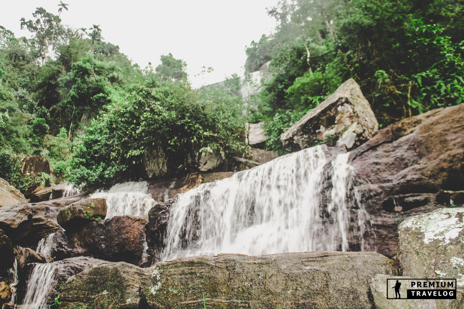 Olu Ella Falls in Yatiyantota - Premium Travelog