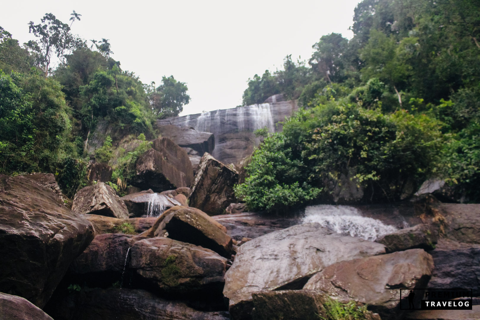 Olu Ella Falls in Yatiyantota - Premium Travelog